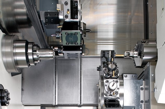 Machining internal keyway with slotting tool